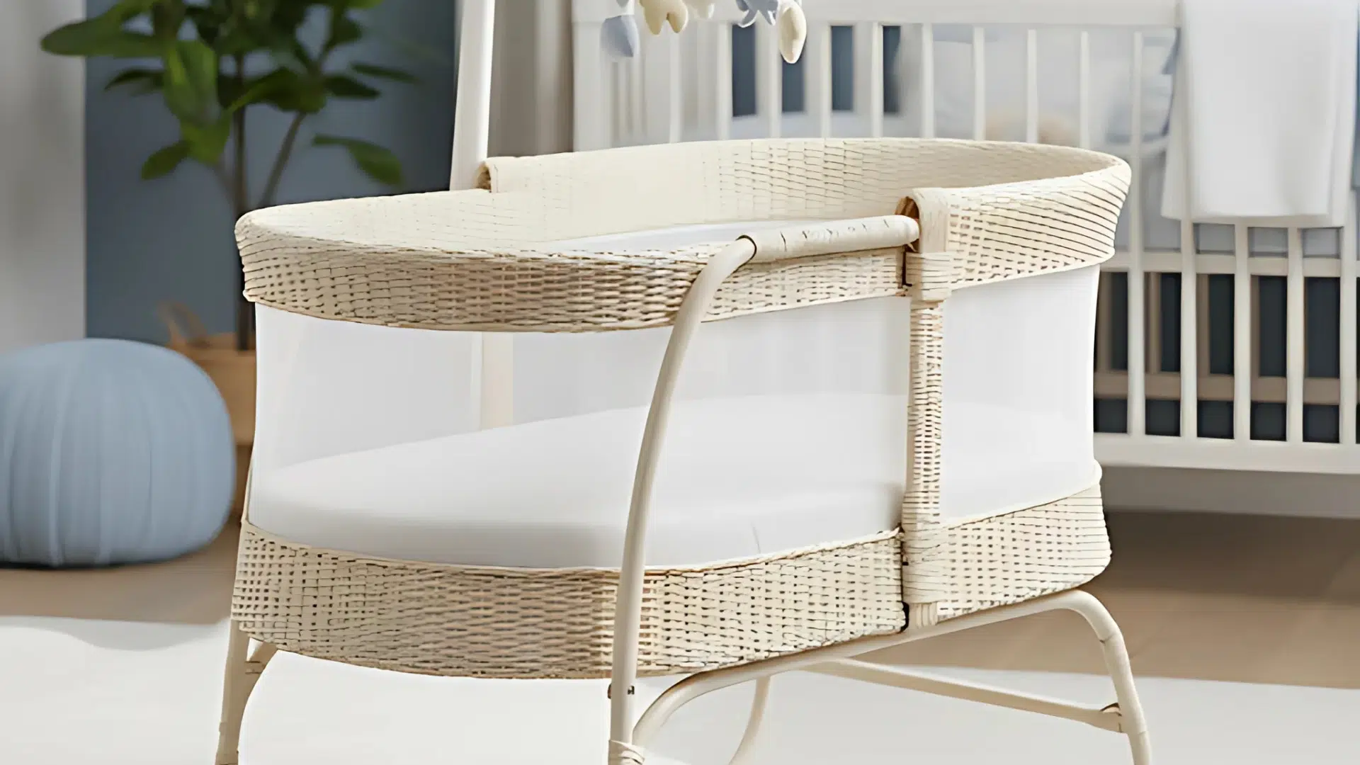 How Long Can a Baby Be in A Bassinet Before Using Crib - Meredith Plays