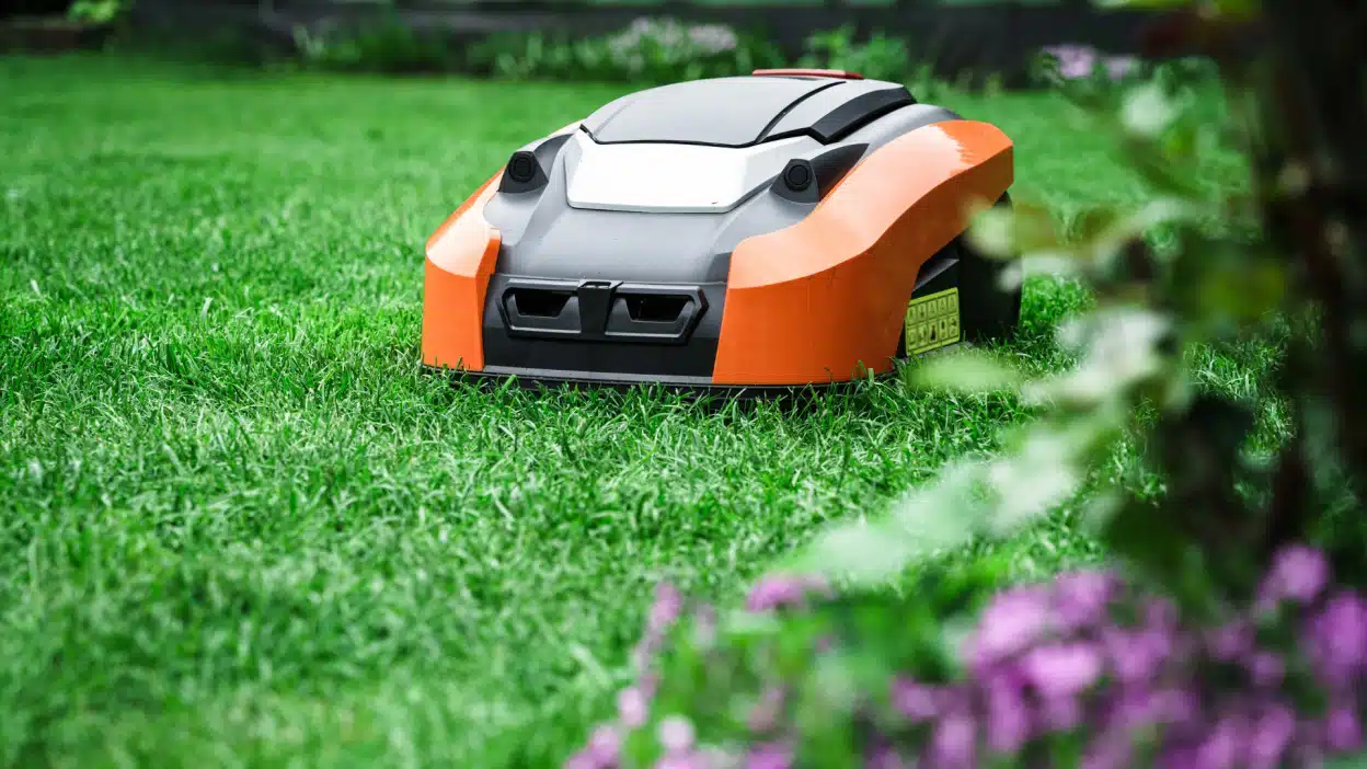 6 Ways a Robotic Automatic Lawn Mower Simplifies Yard Work - Meredith Plays