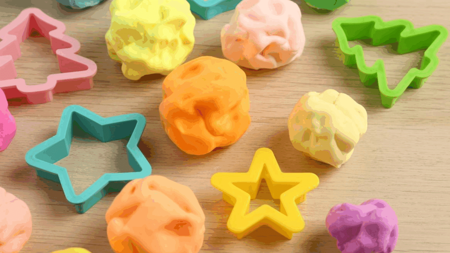 Create Soft And Safe No-Cook Homemade Playdough - Meredith Plays