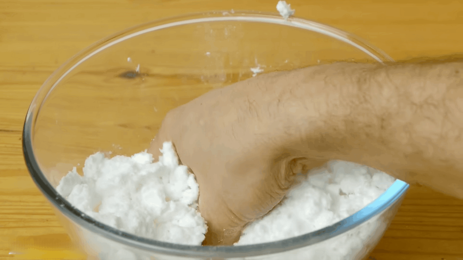 Easy Fake Snow Recipe for Cold Winter Fun - Meredith Plays